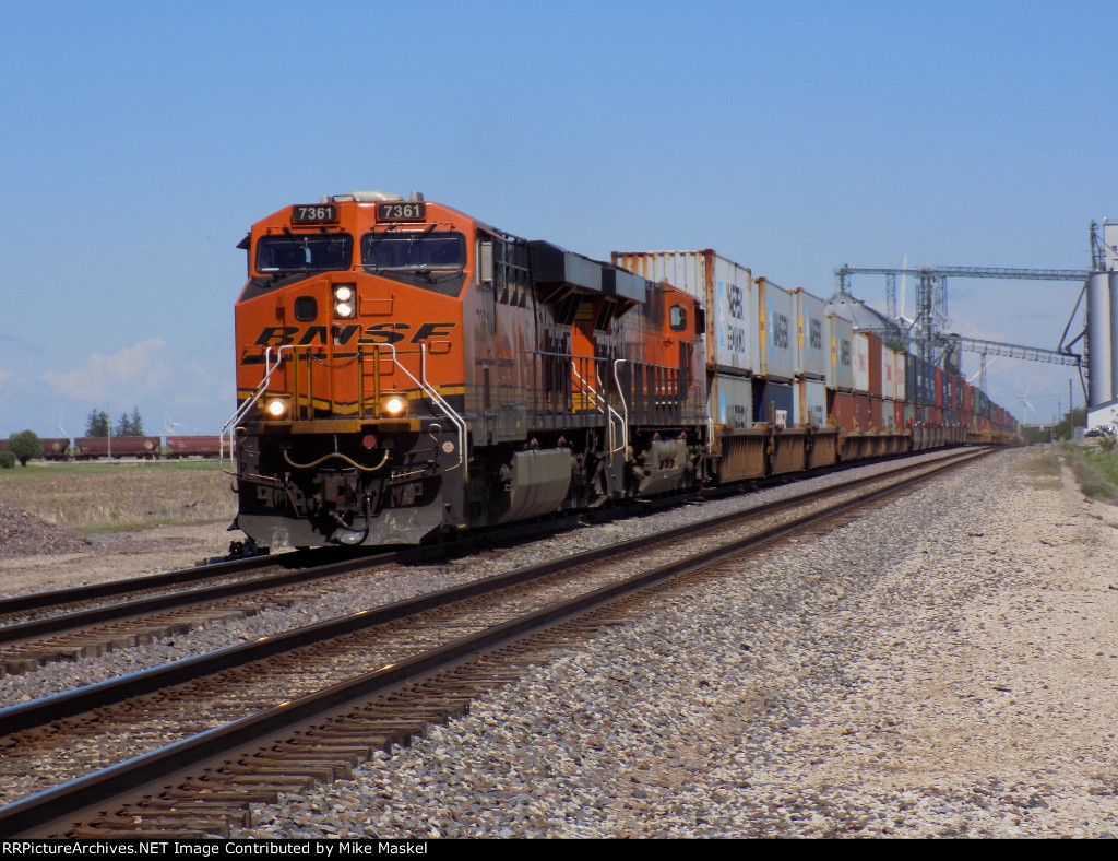 BNSF 7361